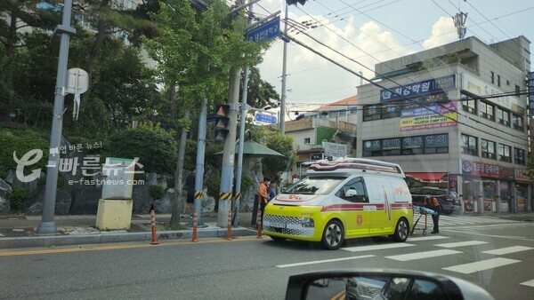 [e-빠른 포토] 응급환자 후송하는 119 구급대